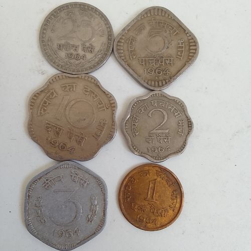 D)....YEAR 1964 .ODD SHAPE ..INDIA ..CIRCULATED....6 DIFFERENT..COINS ...