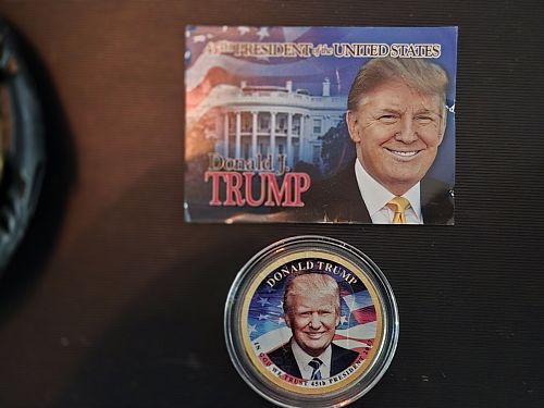 2017 $1 DONALD J TRUMP 45th PRESIDENT OFFICIAL COMMEMORATIVE COIN A169 ...