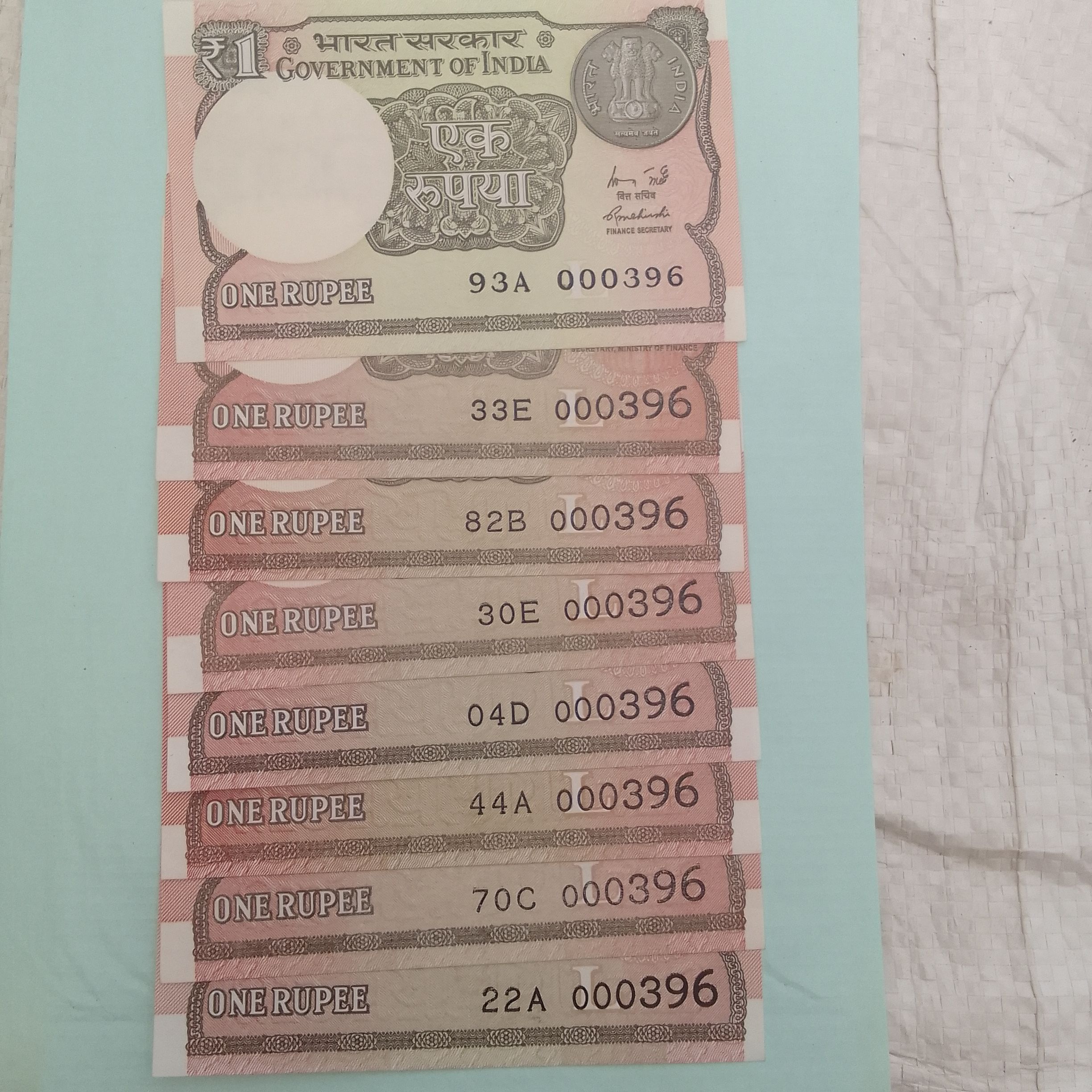 000396 x 8 India UNC.. One Rupee Note..3 Different sign - For Sale, Buy ...