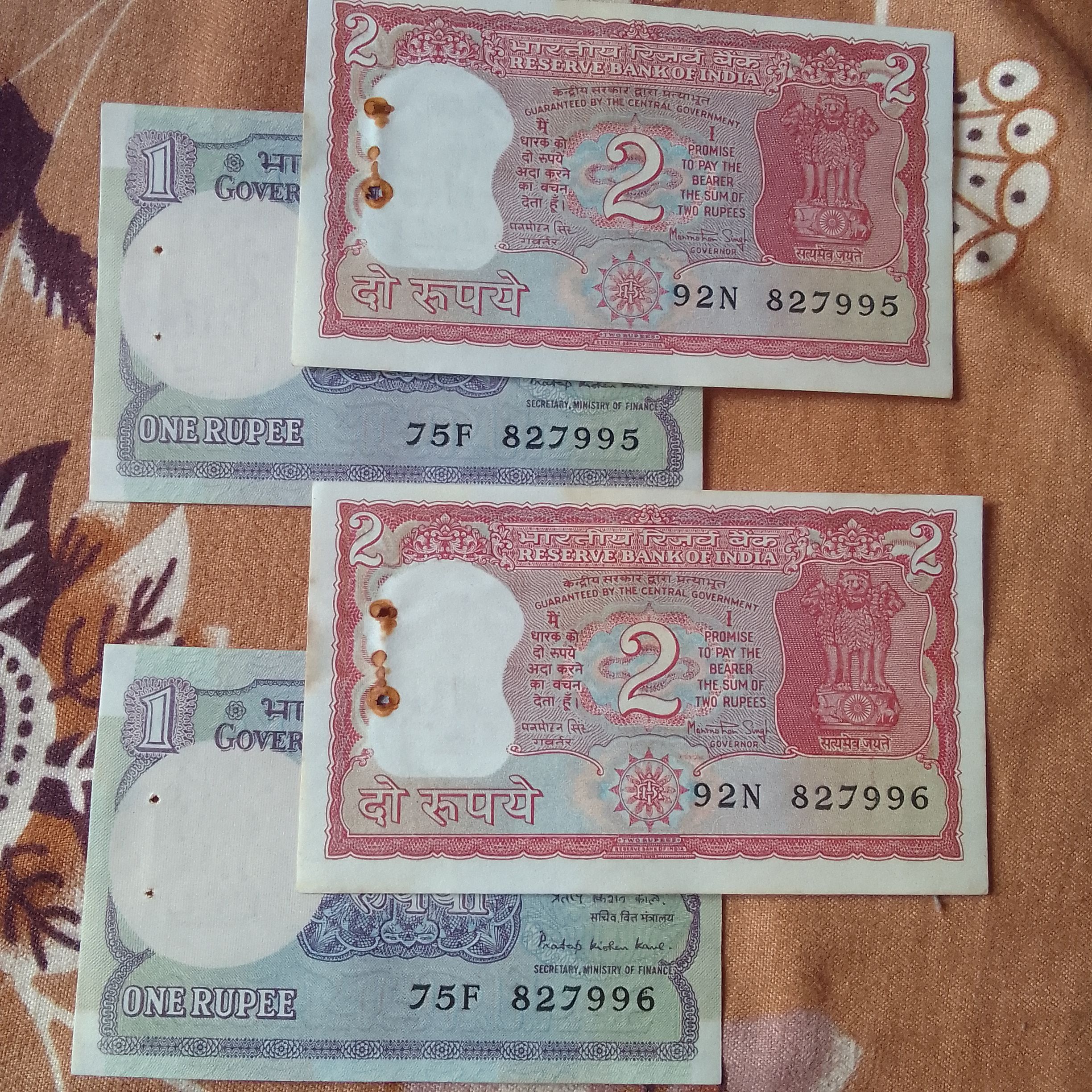 INDIA MATCHING PAIR 1& 2 RUPEE. FOUR NOTES..see pictures.. - For Sale ...